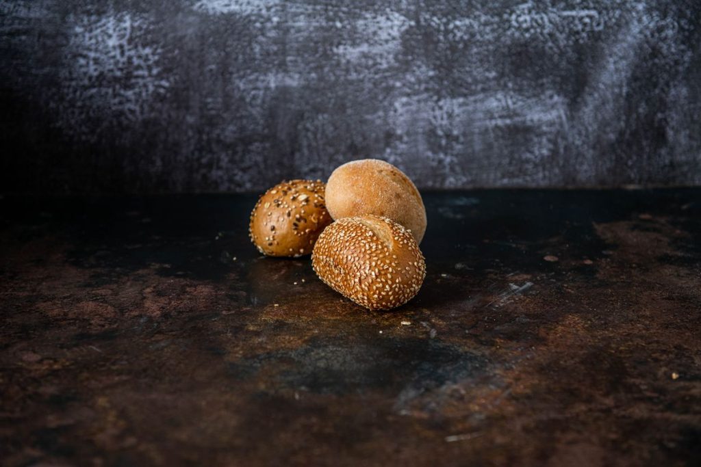 White Round Rolls 90gm - Suprima Bakeries