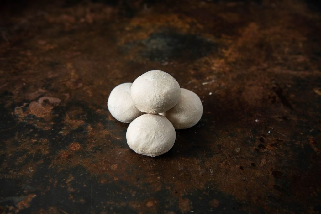 White Round Rolls 90gm - Suprima Bakeries
